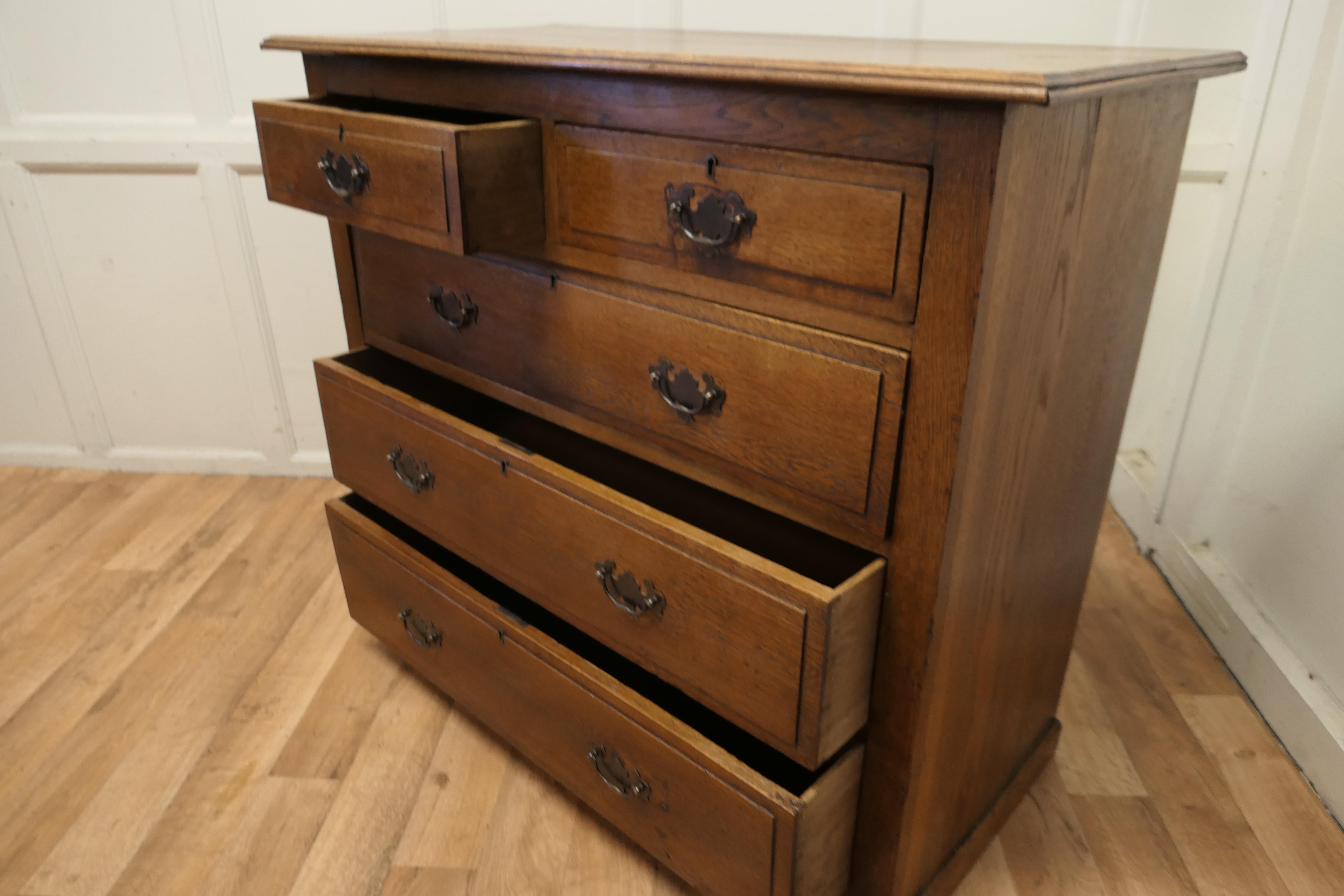 Arts and Crafts Golden Oak Chest of Drawers For Sale at 1stDibs