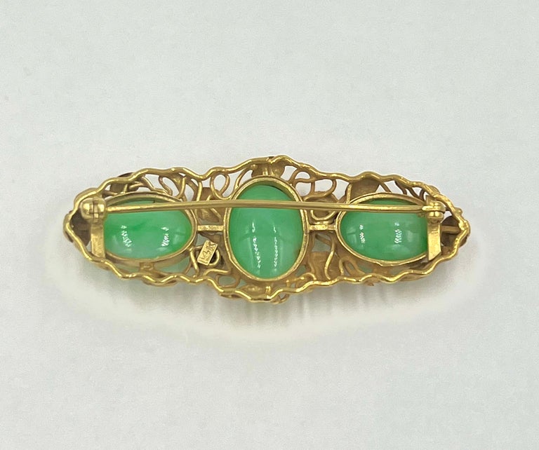 Arts and Crafts Jade Yellow Gold Brooch For Sale at 1stDibs