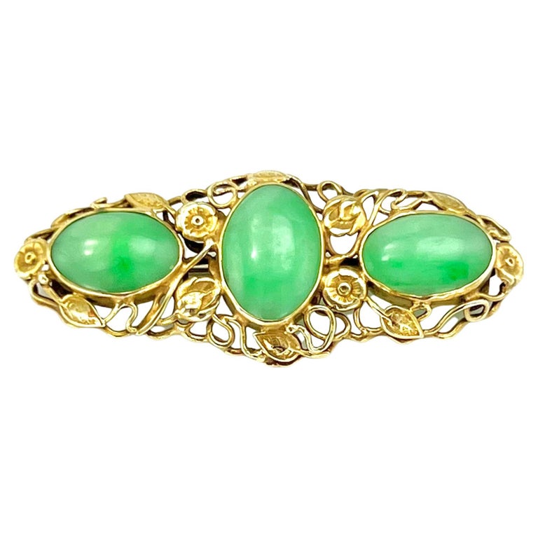 Arts and Crafts Jade Yellow Gold Brooch For Sale at 1stDibs