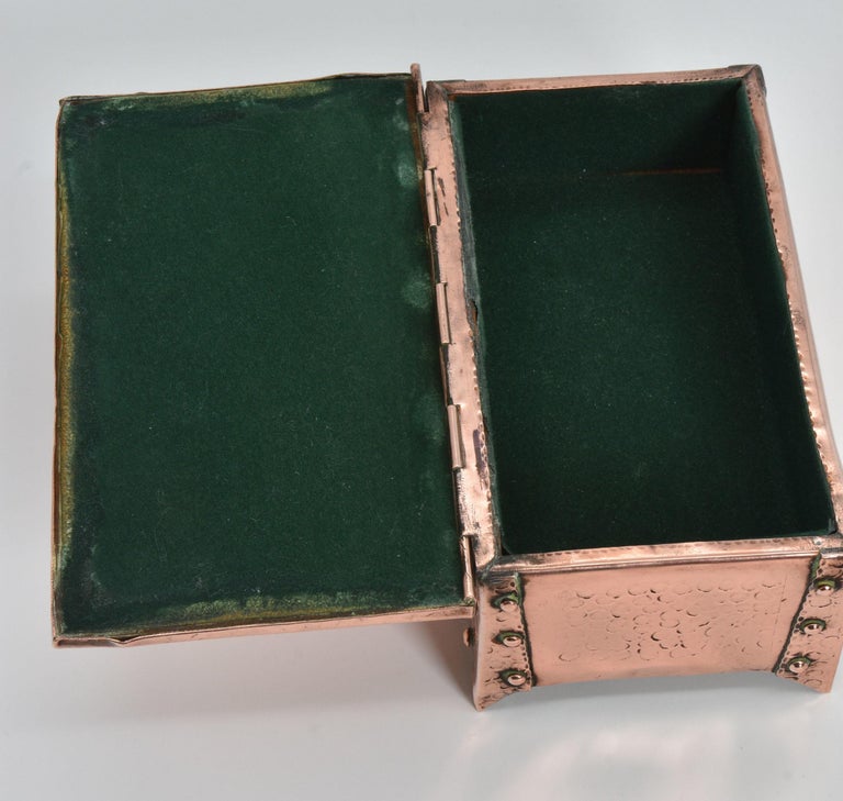 Arts and Crafts Small Copper Box, Circa 1900 For Sale at 1stDibs