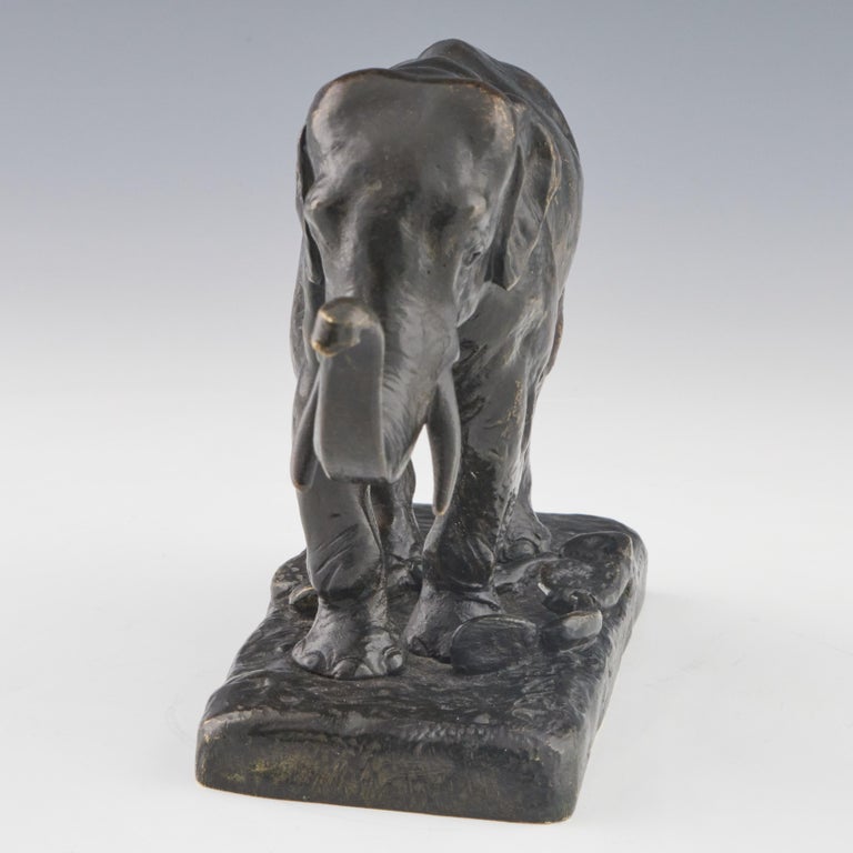 Sculpture d'éléphant asiatique en bronze du milieu du 19e siècle d ...