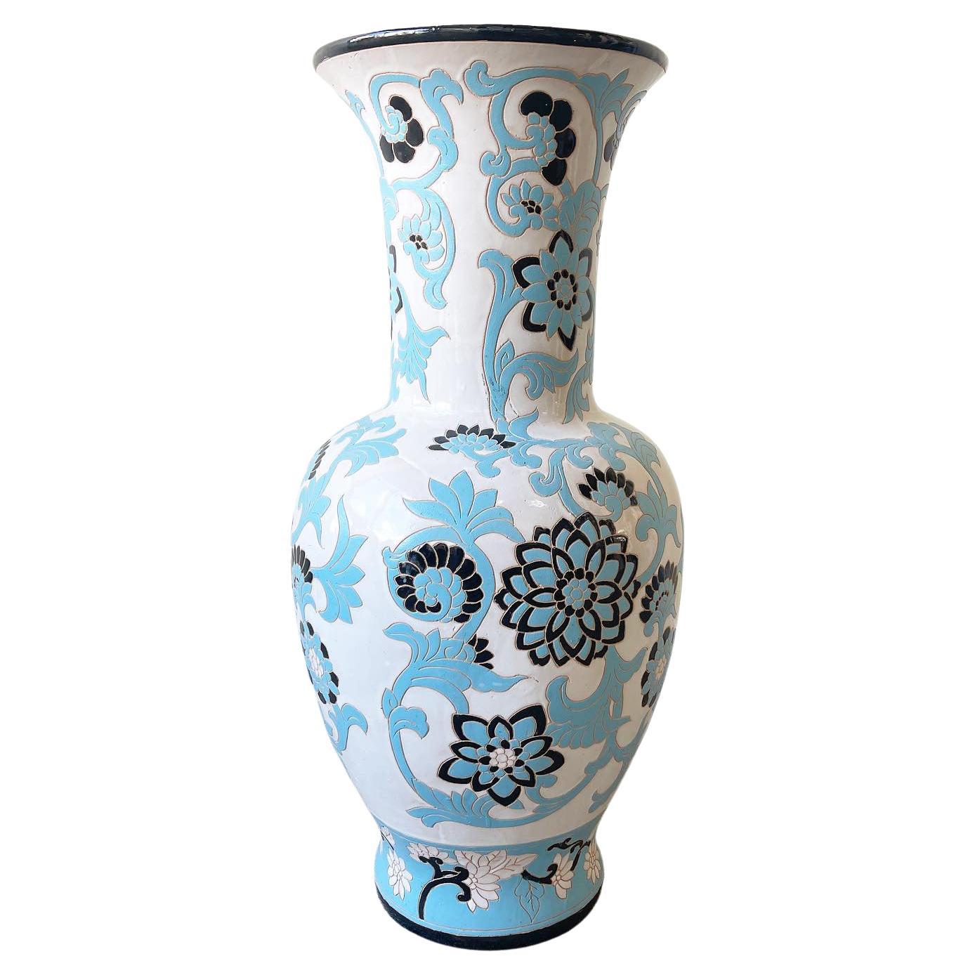 White Asian Pottery - 172 For Sale on 1stDibs