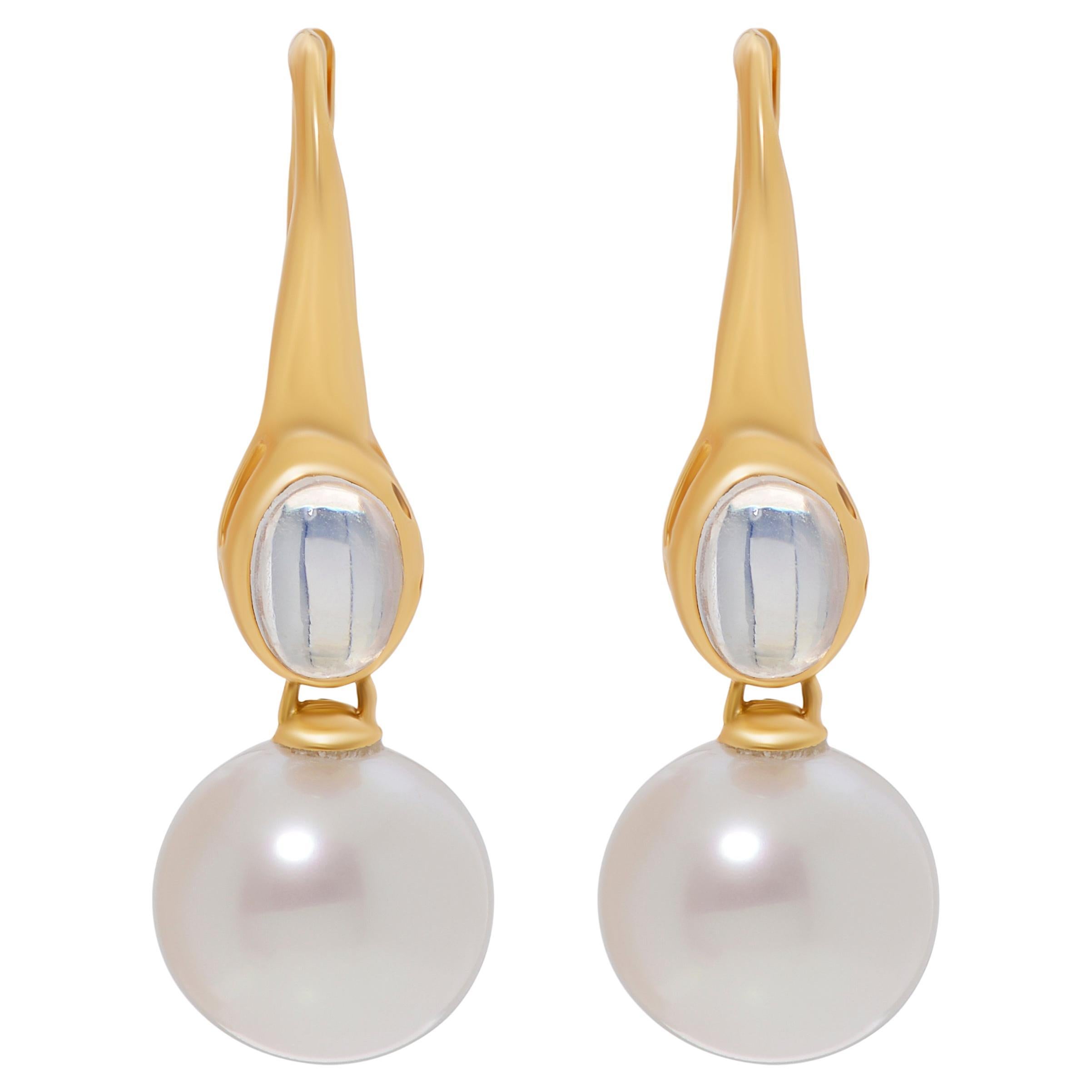18k Yellow Gold Intaglio and Pearl Drop Earrings For Sale at 1stDibs