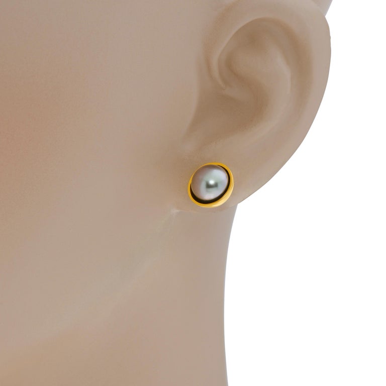 Assael 18k Yellow Gold Pearl Stud Earring For Sale at 1stDibs