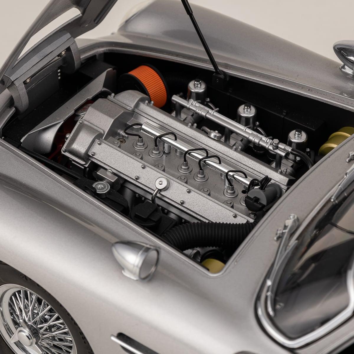 Aston Martin DB5 1:8 Scale Model "James Bond Goldfinger" By Eaglemoss ...