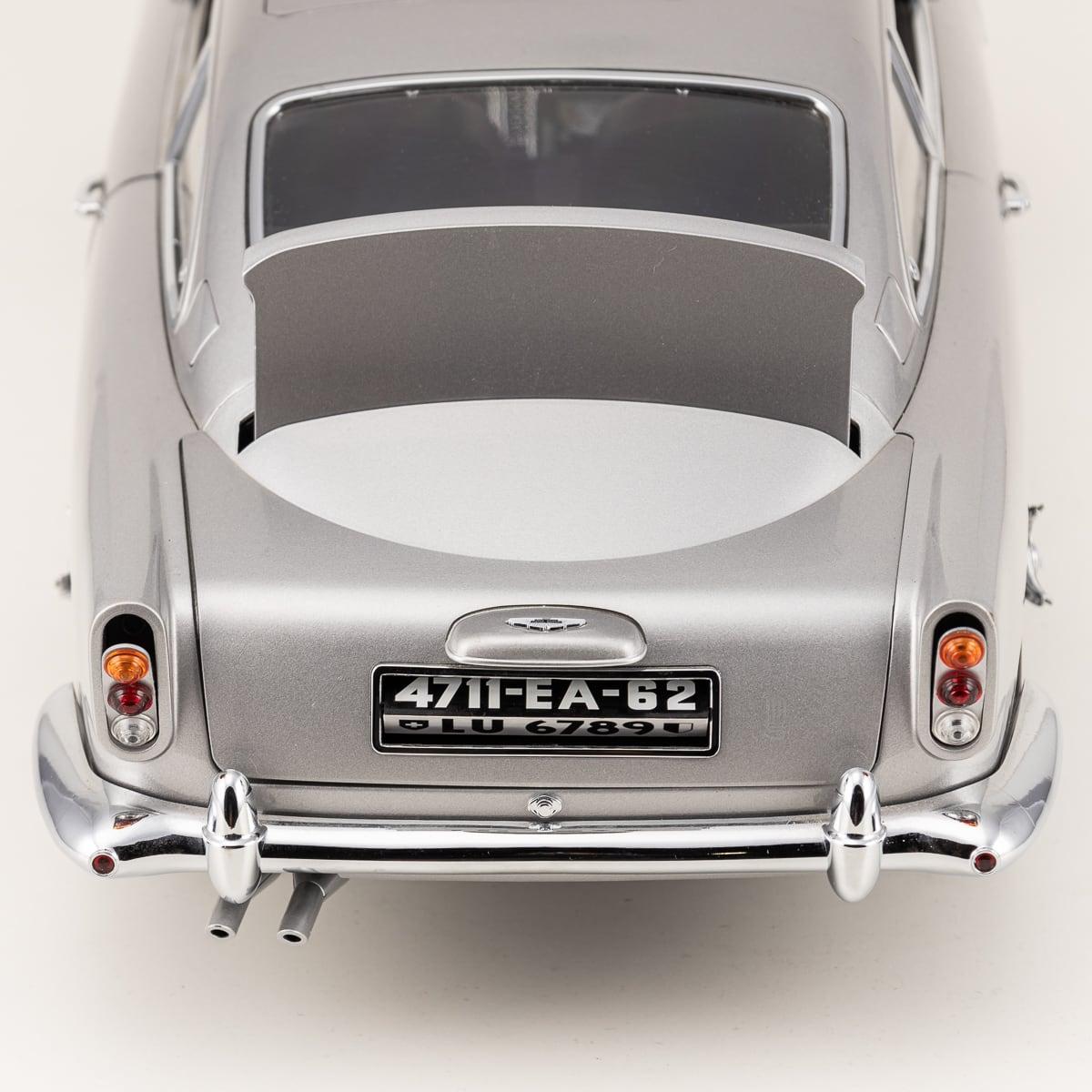 Aston Martin DB5 1:8 Scale Model "James Bond Goldfinger" By Eaglemoss ...