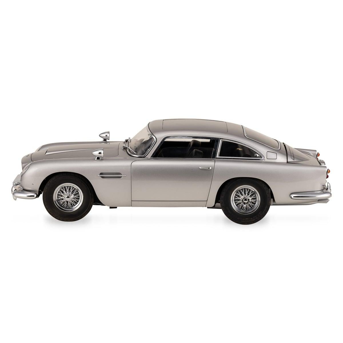 Aston Martin DB5 1:8 Scale Model "James Bond Goldfinger" By Eaglemoss ...