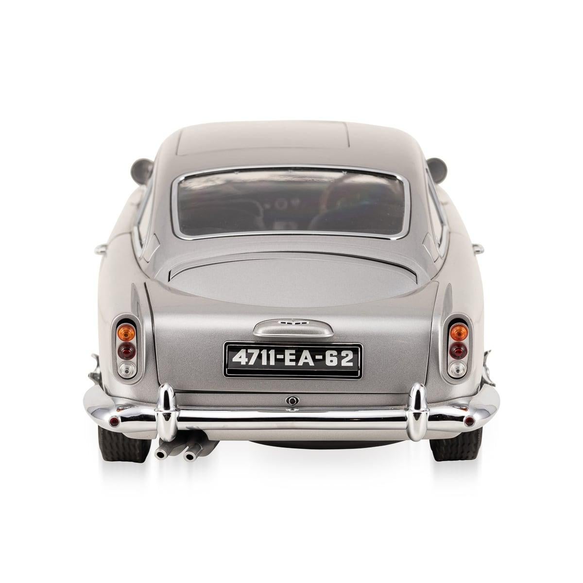 Aston Martin DB5 1:8 Scale Model "James Bond Goldfinger" By Eaglemoss ...
