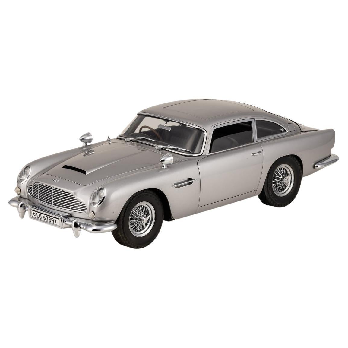 Aston Martin DB5 1:8 Scale Model "James Bond Goldfinger" By Eaglemoss ...