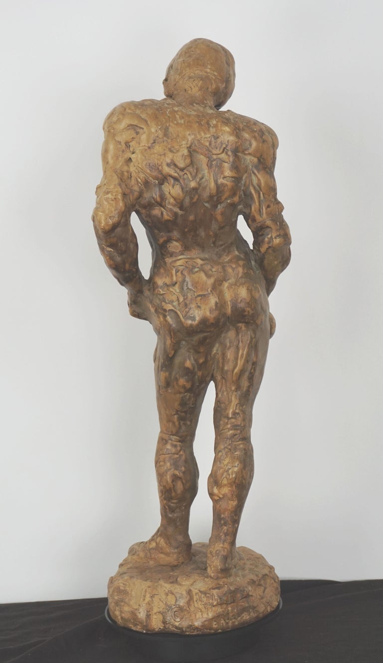 Atilla Tivadar - Sculpture figurative en pierre moulée - Le joueur de ...