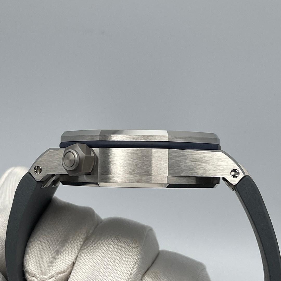 Audemars Piguet Royal Oak Offshore Diver Stainless Steel Grey Dial ...