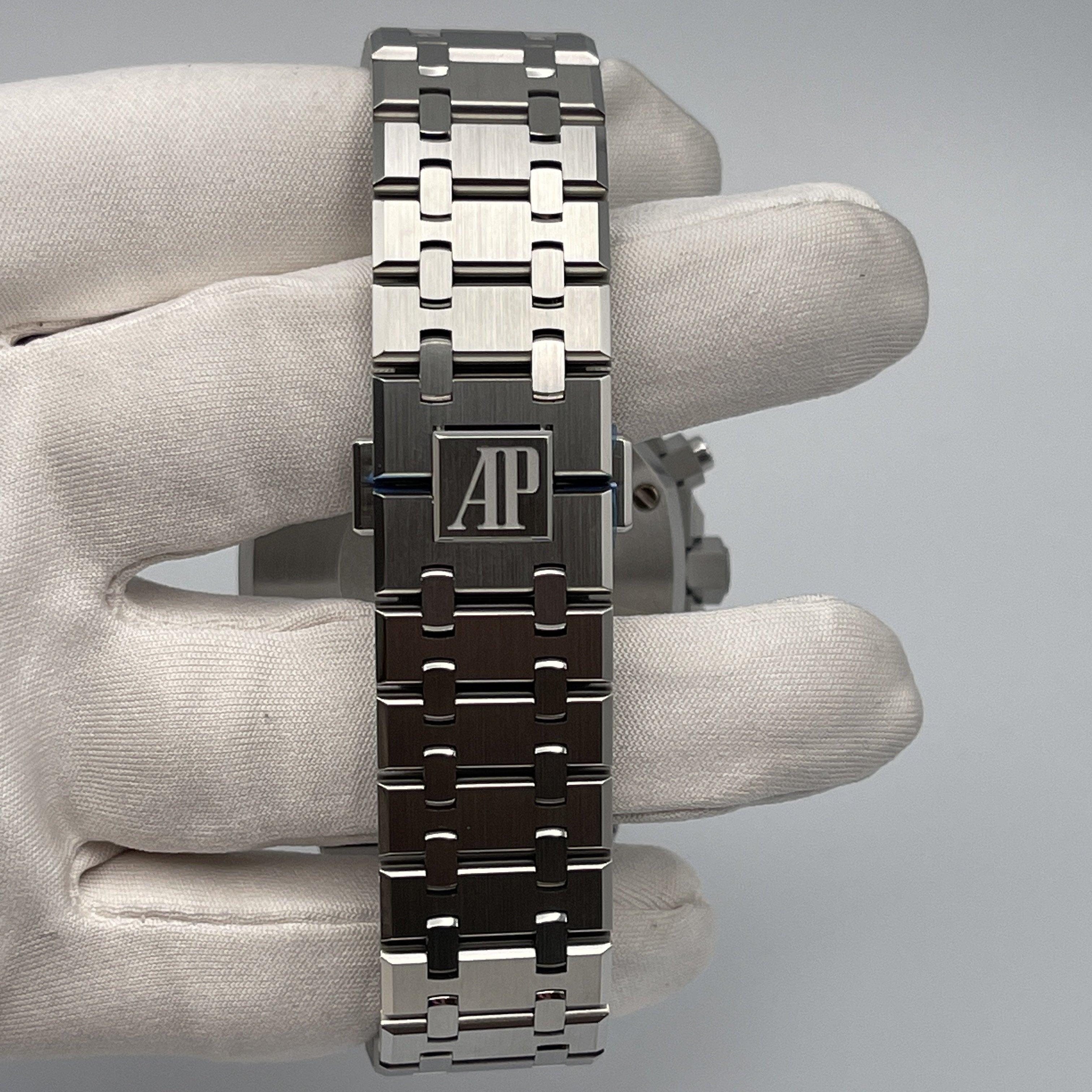 Audemars Piguet Royal Oak Selfwinding Chronograph Steel White Dial ...