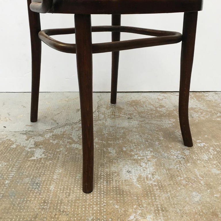 Austrian Early 20th Century Wood and Vienna Straw Chair by Thonet, 1900s For Sale at 1stDibs