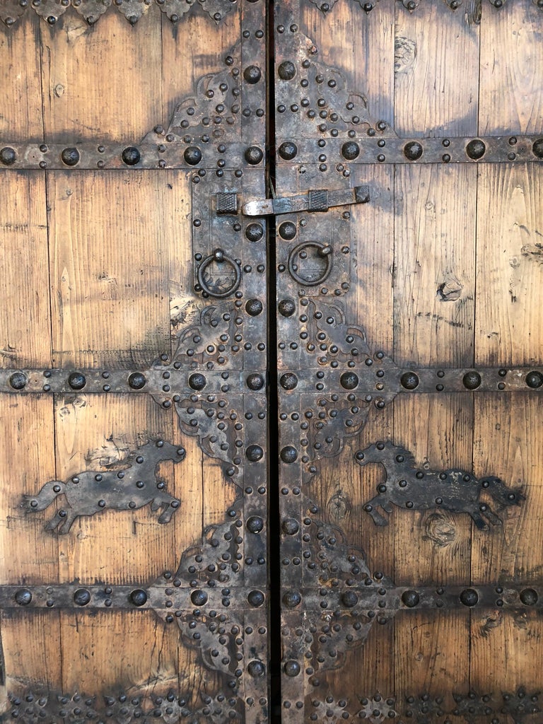 Authentic Beautiful Wooden Chinese Door For Sale at 1stDibs