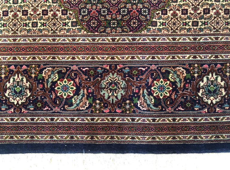 Authentic Persian Hand Knotted Medallion Fish Design 'Mahi' Tabriz Rug ...