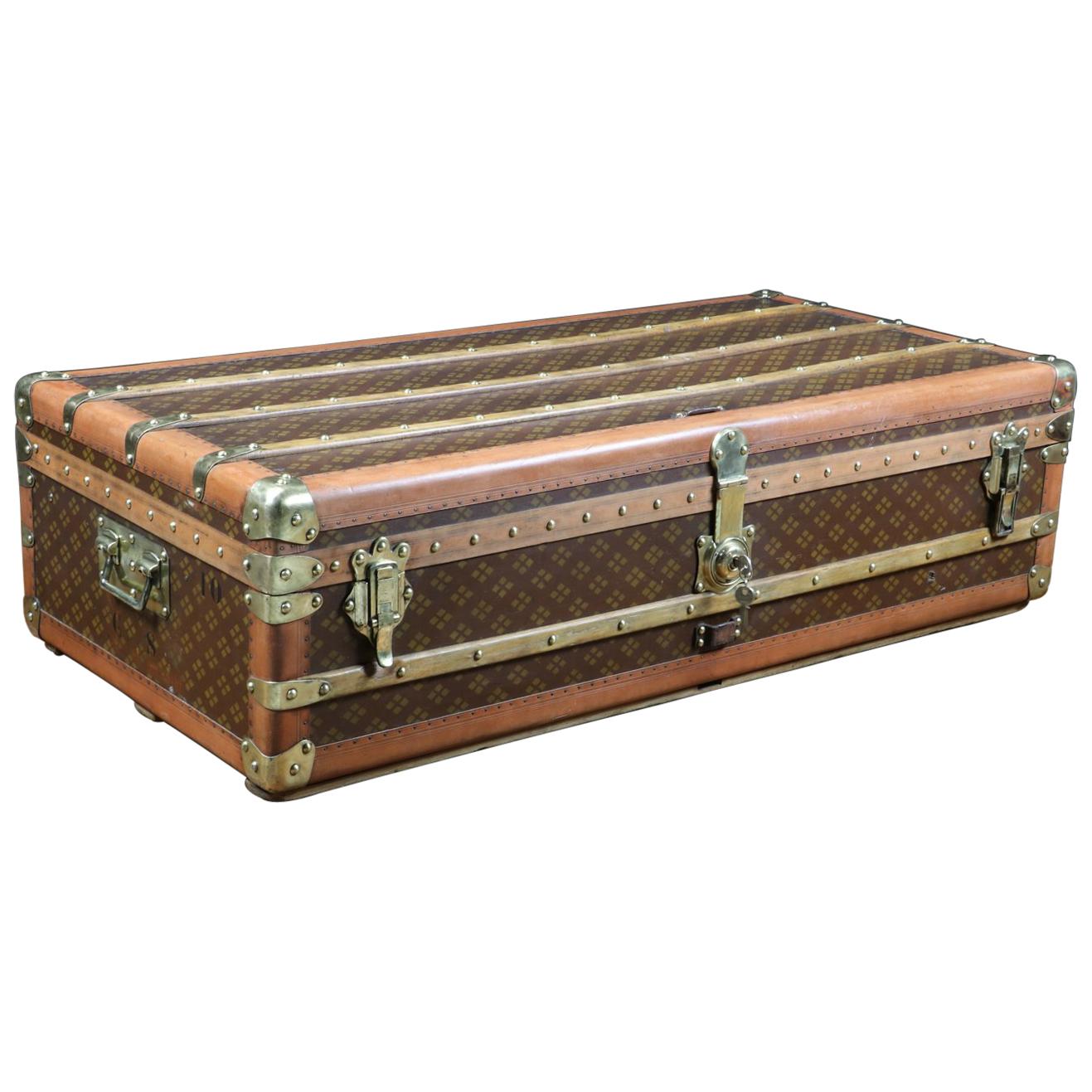 "Aux Etats Unis" Branded Cabin Trunk For Sale at 1stDibs