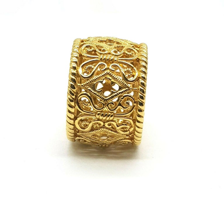 "Bach" 18 Karat Yellow Gold Ring with Ornament For Sale at 1stDibs