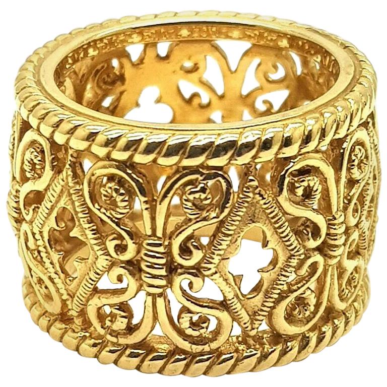 "Bach" 18 Karat Yellow Gold Ring with Ornament For Sale at 1stDibs