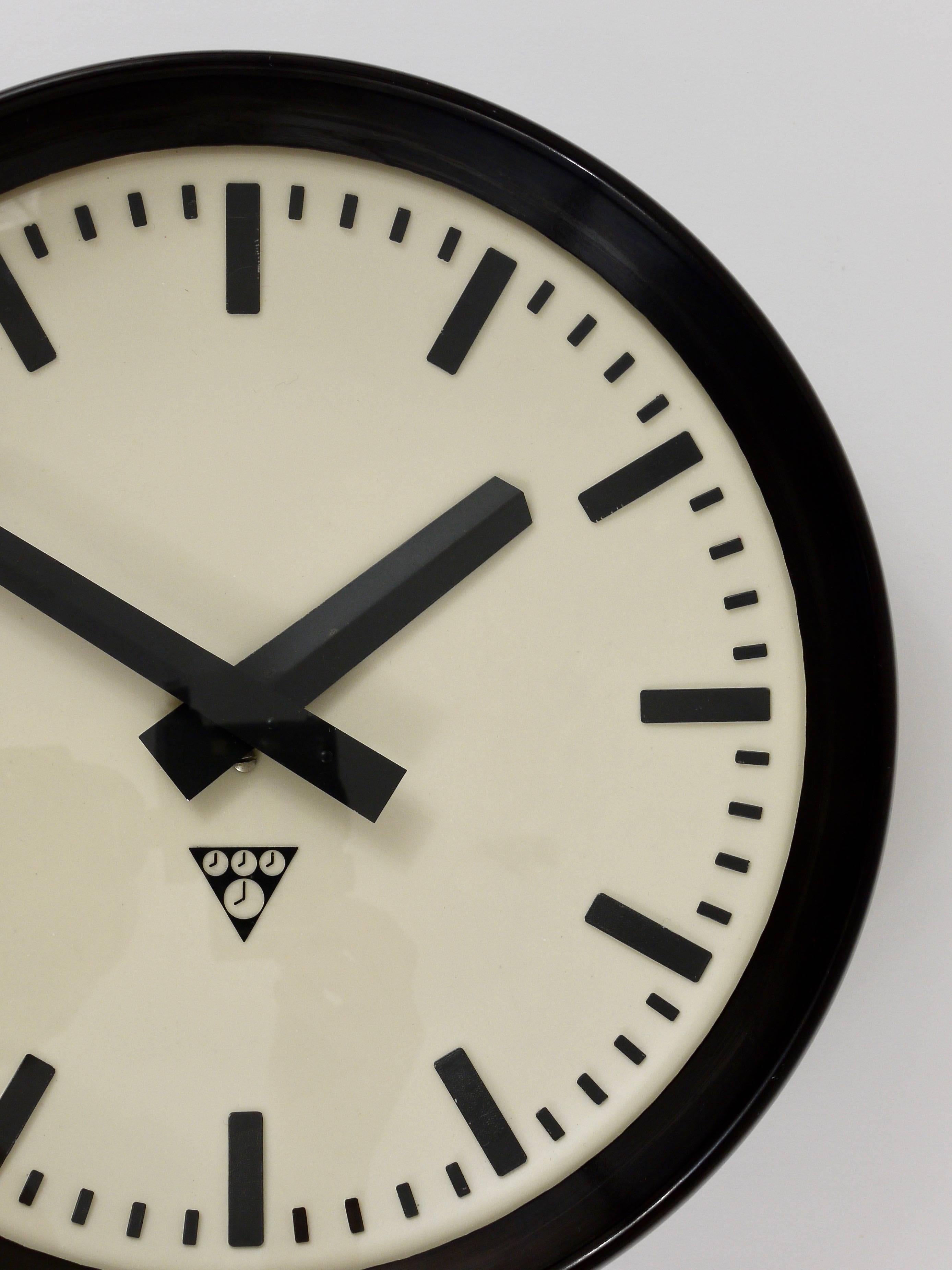 Bakelite Industrial Factory or Train Station Wall Clock from the 1940s ...