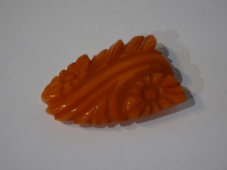 Bakelite Pins and Clip Collection For Sale at 1stDibs