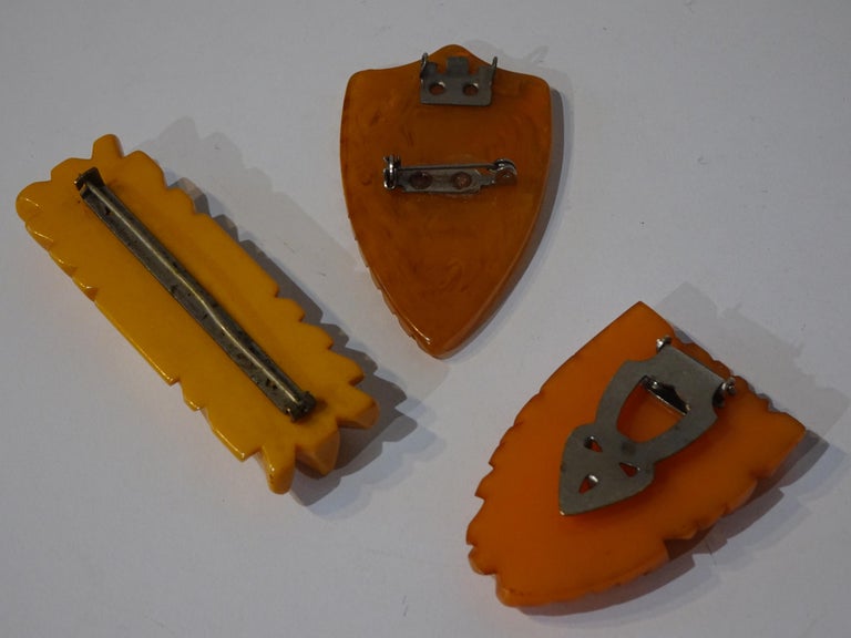 Bakelite Pins and Clip Collection For Sale at 1stDibs