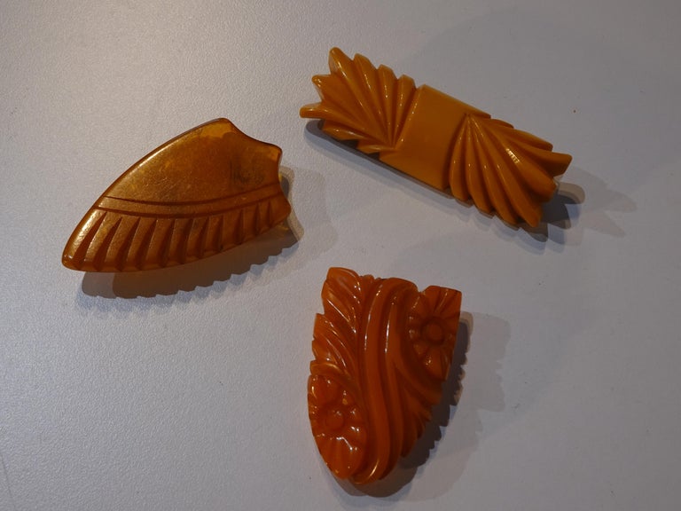Bakelite Pins and Clip Collection For Sale at 1stDibs