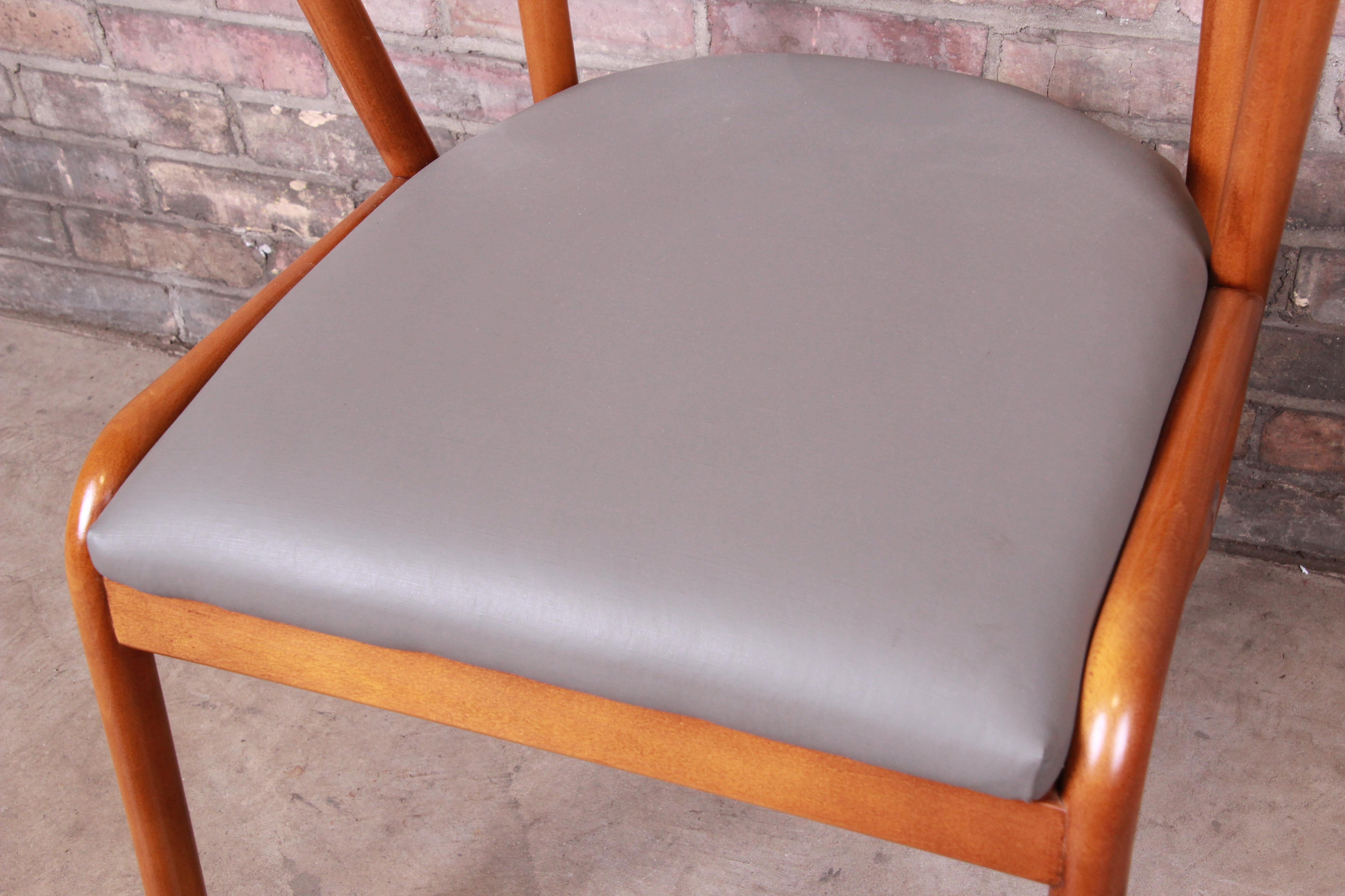 Baker Furniture Mid-Century Modern Sculpted Maple Dining Chairs, Set of ...