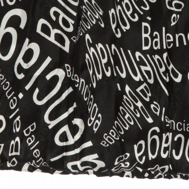 Balenciaga Curved Logo Typo Cropped Black Scarf Foulards Neckerchief ...