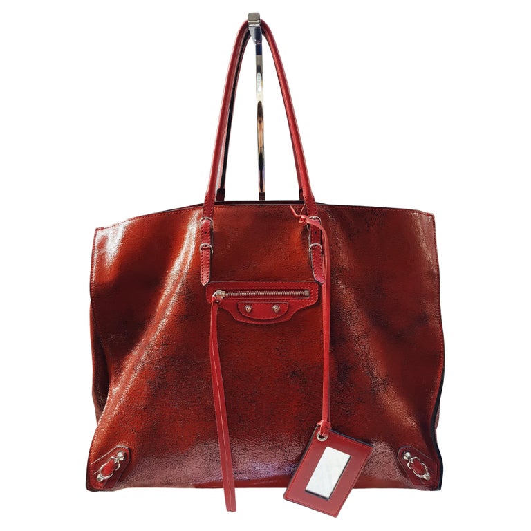 Papier A4 BALENCIAGA red texturized tote bag at 1stDibs