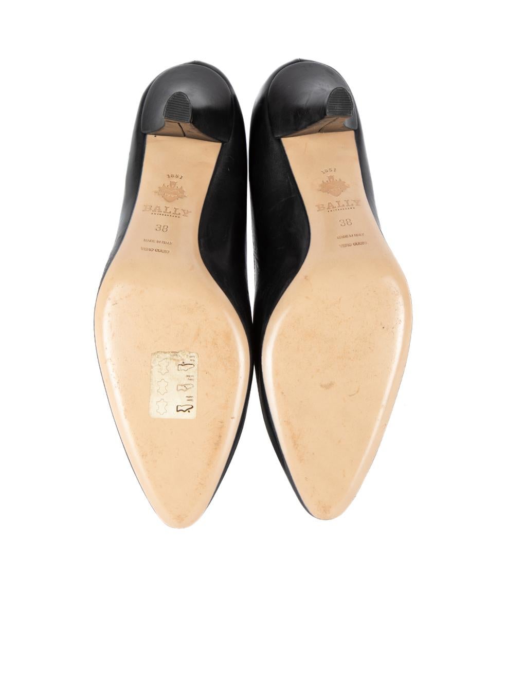 Bally Women's Black Leather Mid Heel Pumps For Sale at 1stDibs