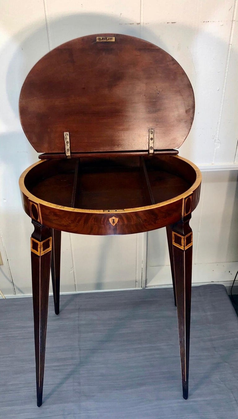 Baltimore Inlay Oval Work Table, Early 19th Century For Sale at 1stDibs