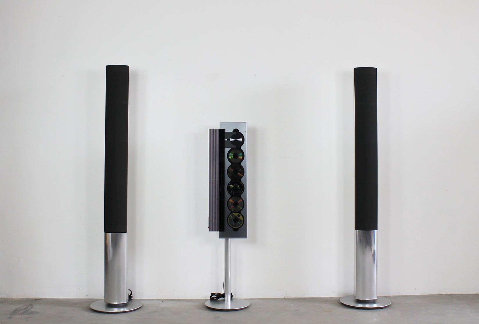 Bang and Olufsen BeoSound 9000 6-CD Tuner Hi-fi System 1990s by David ...