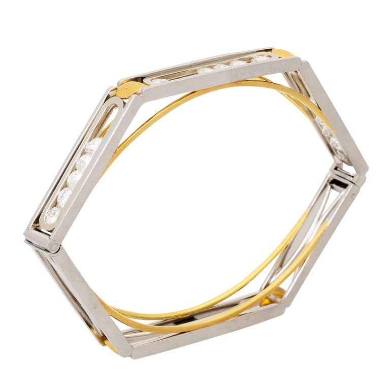 Bangle with 15 moveable brilliant-cut diamonds total approx. 3.72 ct ...