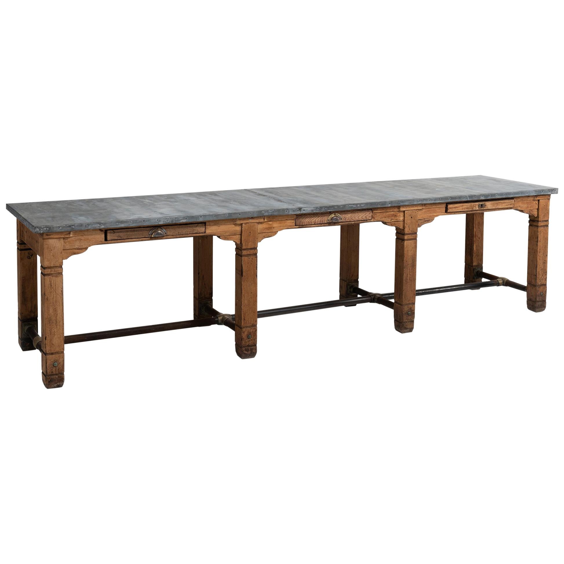 Bank of France Table at 1stDibs | fance table