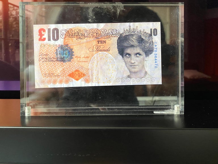 Banksy - Banksy Bi-faced tenner 10 pounds at 1stDibs