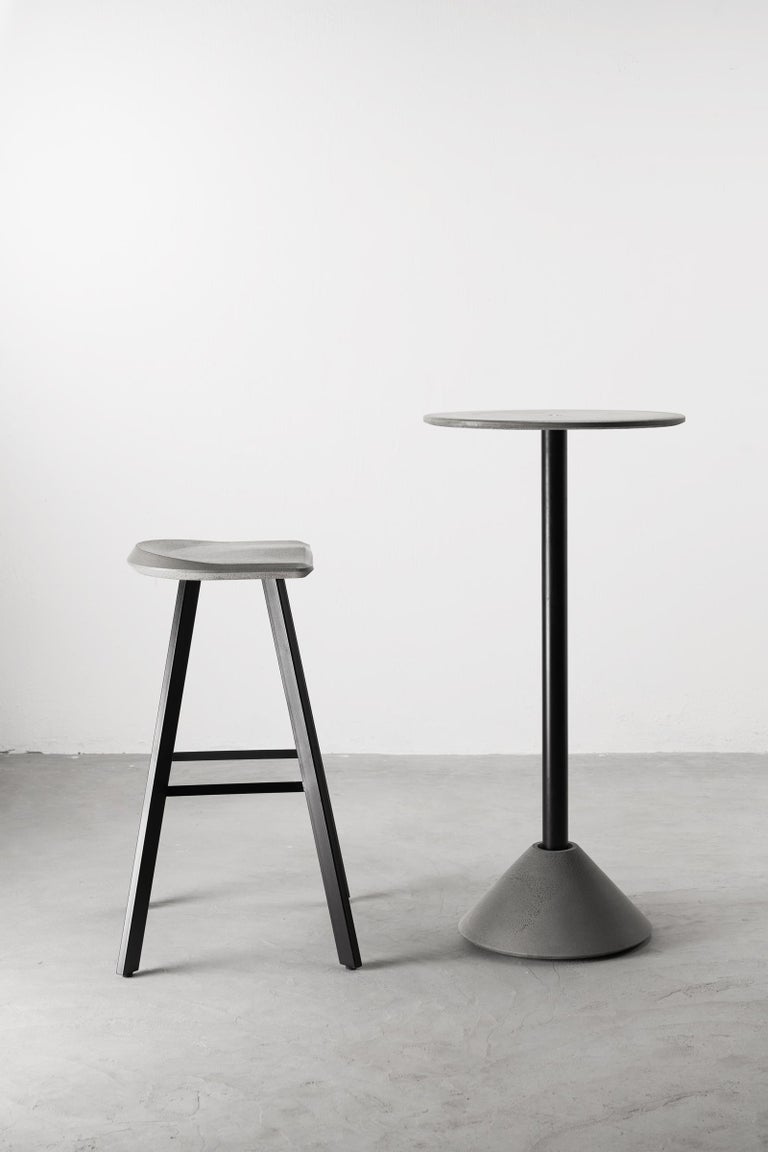 Bar Table 'DING' Made of Concrete and Aluminum 'Black' For Sale at ...