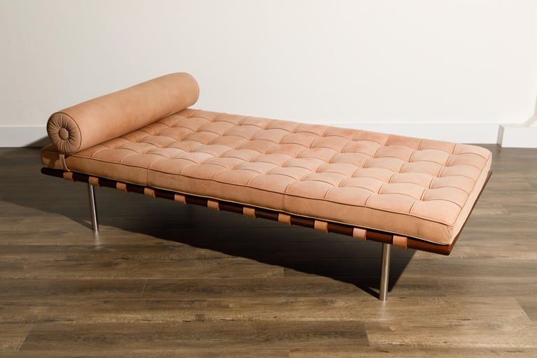 Barcelona Daybed in Nude Suede by Ludwig Mies van der Rohe for Knoll ...