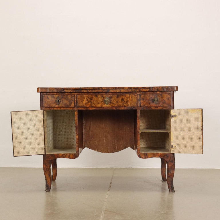 Baroque Desk Walnut Italy XVIII Century at 1stDibs
