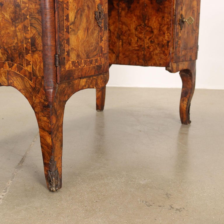 Baroque Desk Walnut Italy XVIII Century at 1stDibs