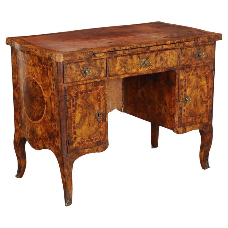 Baroque Desk Walnut Italy XVIII Century at 1stDibs