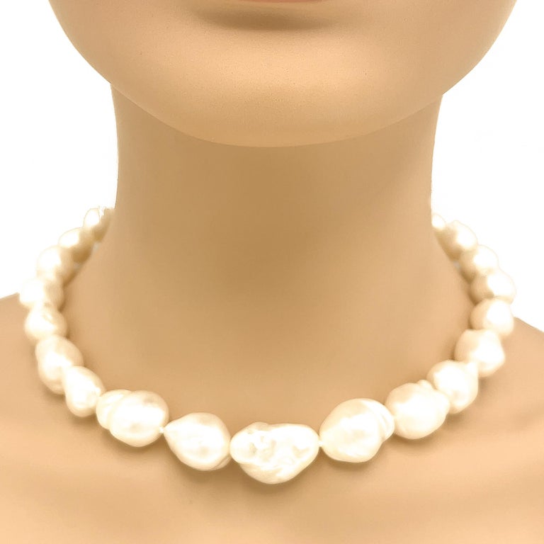 Baroque Pearls Necklace with Diamond Clasp For Sale at 1stDibs