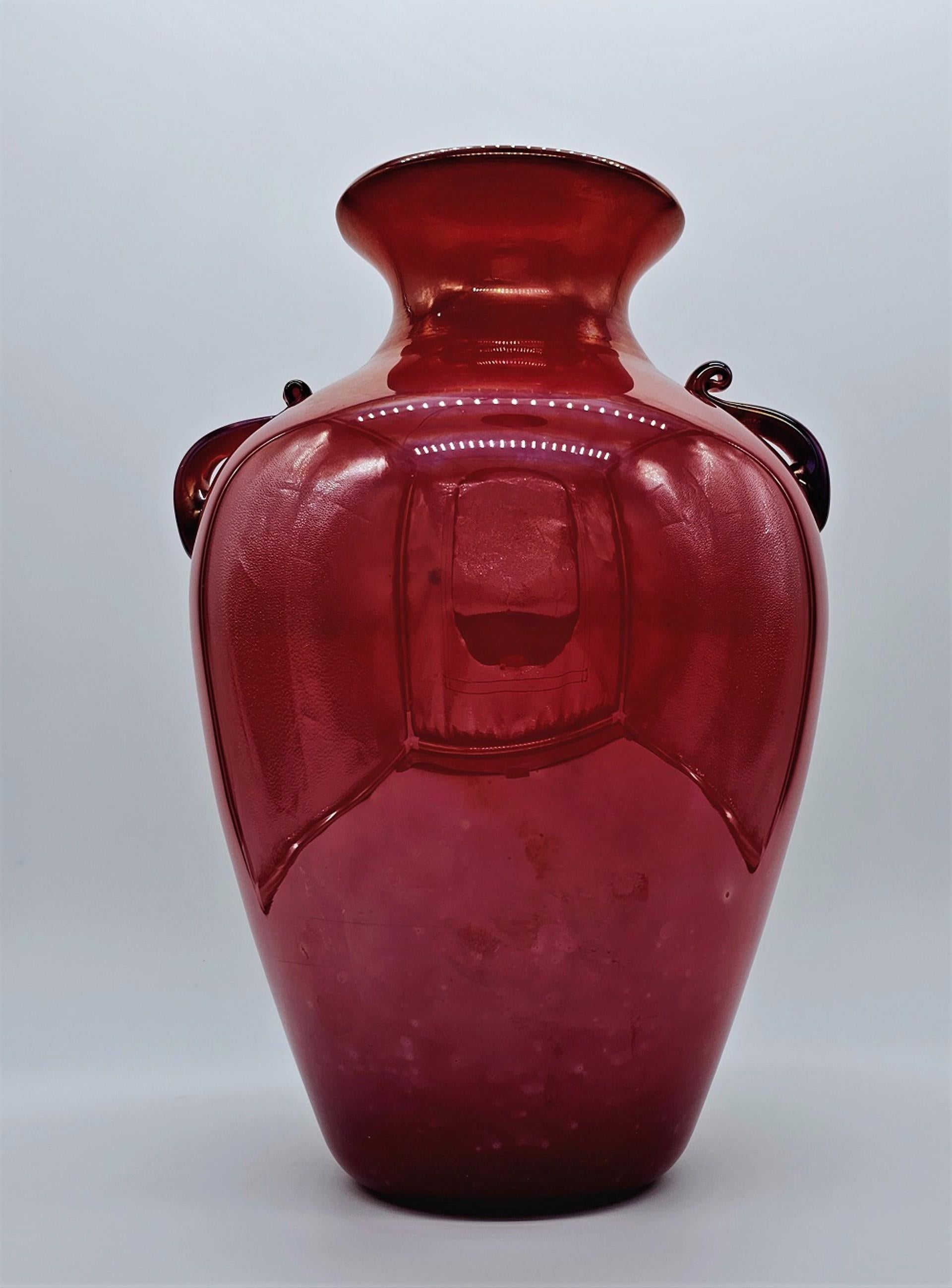 Barovier - Segusao - Ferro - Red Vase For Sale at 1stDibs