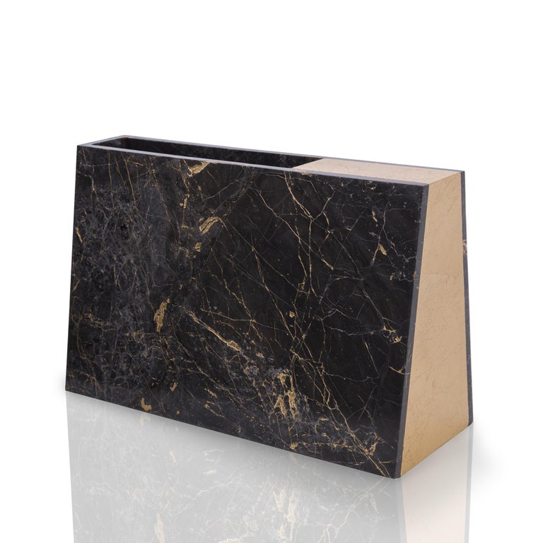 Barricade Vase BAR-BS-G-B For Sale at 1stDibs