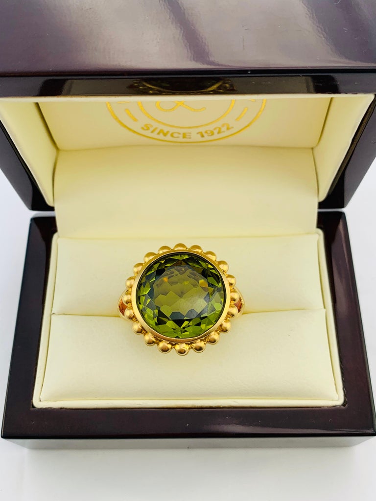 Barry Brinker 18 Karat Yellow Gold, Peridot and Sapphire Ladies Ring at ...
