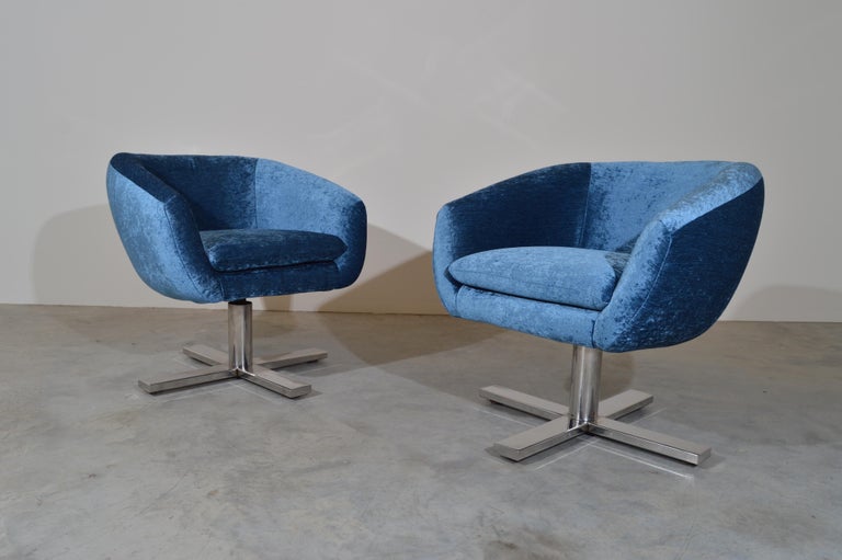 Overman Style Swiveling Pod Chairs by Edward Axel Roffman, New York ...