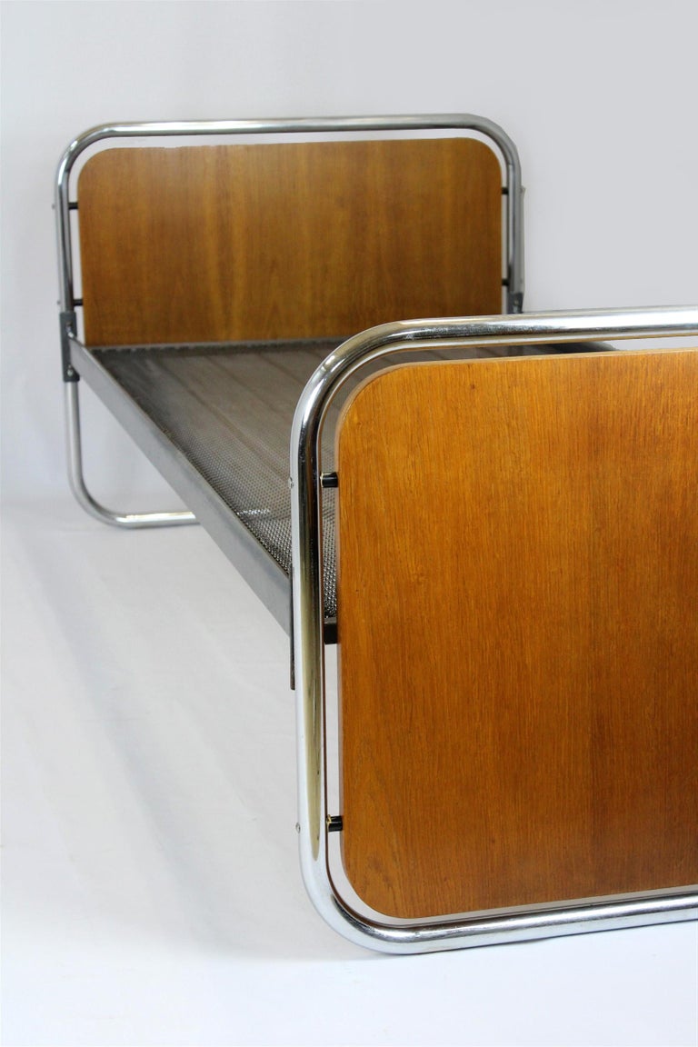 Bauhaus Tubular Steel Beds in Oak from Stavbyt, 1940s, Set of 2 at 1stDibs