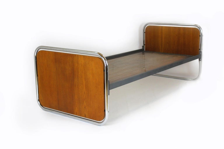 Bauhaus Tubular Steel Beds in Oak from Stavbyt, 1940s, Set of 2 at 1stDibs