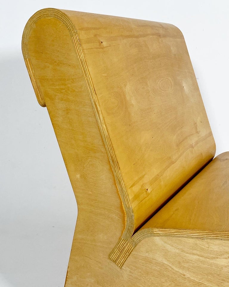 Prototype de salon en contreplaqué cintré conçu par Jonathan Odom pour ...