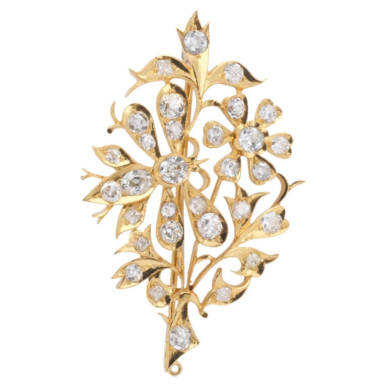 Beautiful 18k Yellow Gold Brooch with 1.20ct Natural Diamonds For Sale ...