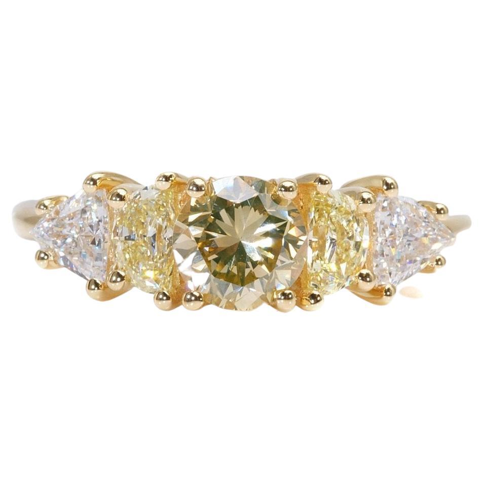 Beautiful 18k Yellow Gold Cluster Ring with 1.47 ct Natural Diamonds ...